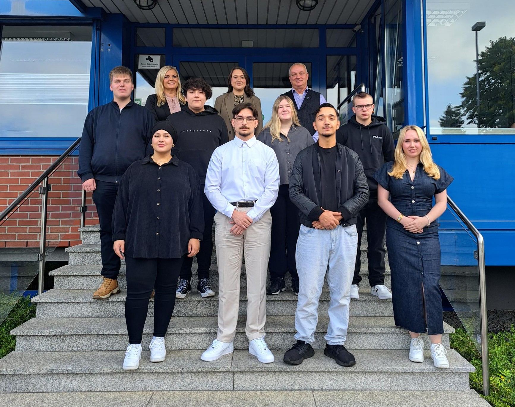 Sieben neue Auszubildende starten ins Berufsleben